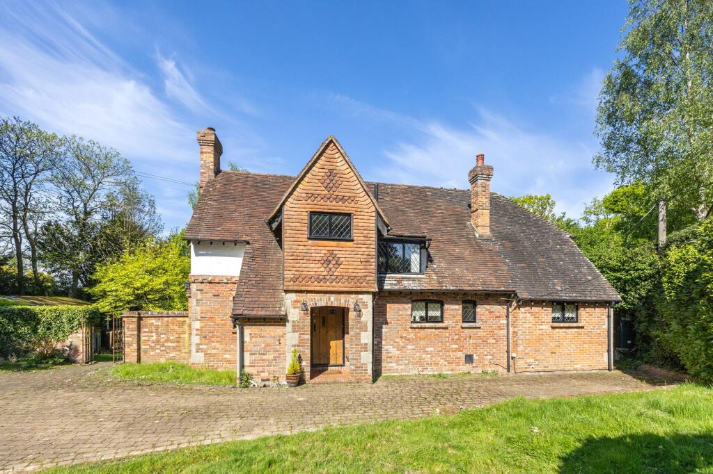 3 bedroom detached house for sale in Back Lane, Cross In Hand, TN21