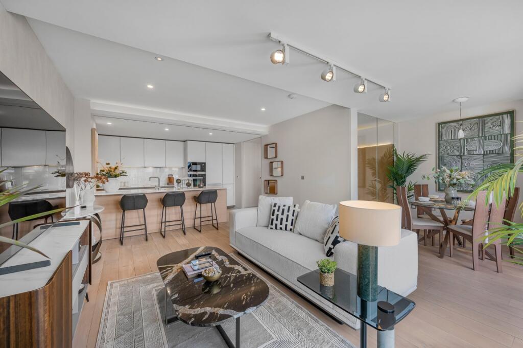 2 bedroom flat for rent in Hollen Street, Soho, W1F