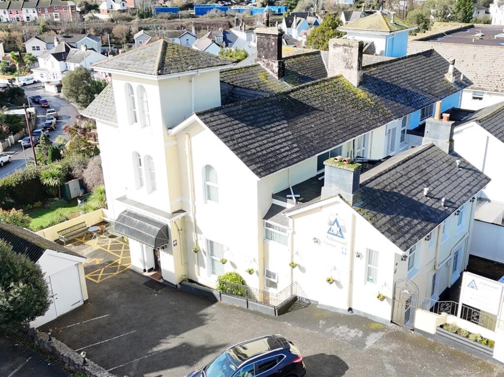 Guest house for sale in Timeless & Elegant Victorian Guest House with ...