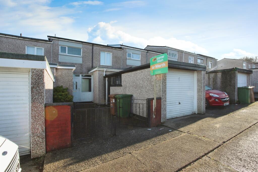 3 bedroom terraced house for sale in Wedgewood Court, Caerphilly, CF83