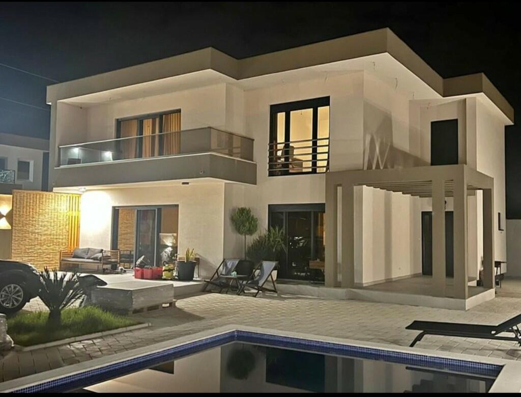 4 bedroom house for sale in Bar, Montenegro