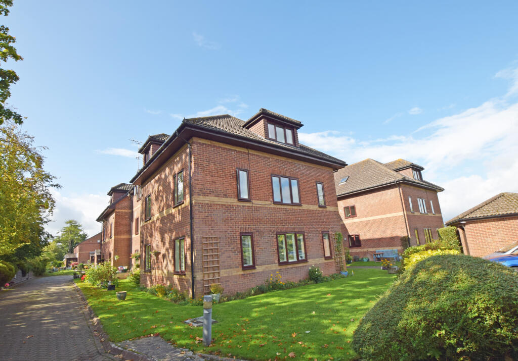 1 bedroom apartment for sale in Windmill Court, St. Mary's Close, Alton ...