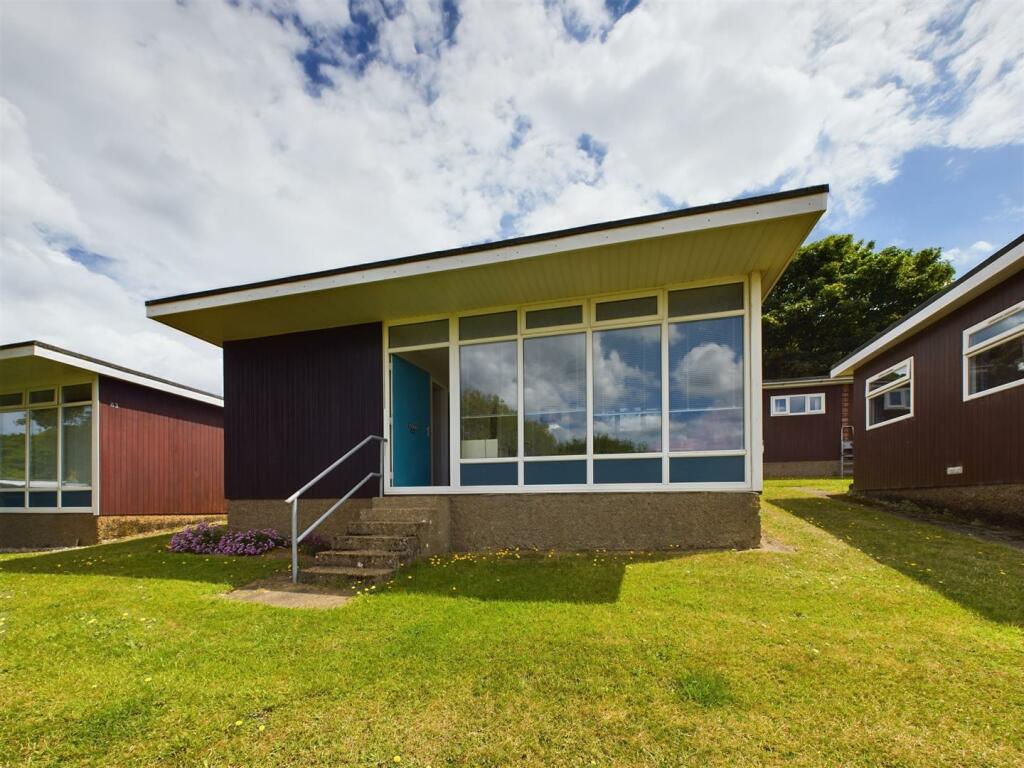 2 bedroom chalet for sale in Overstrand Road, Cromer, NR27