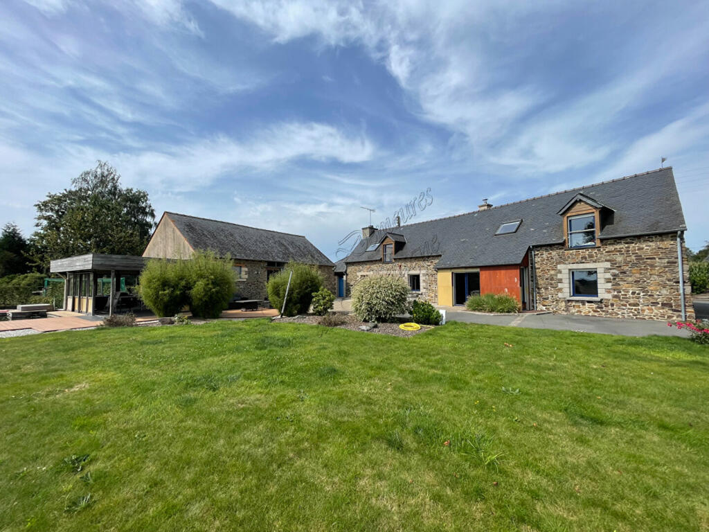 4 bedroom house for sale in Brittany, Côtes-d'Armor, Loudéac, France