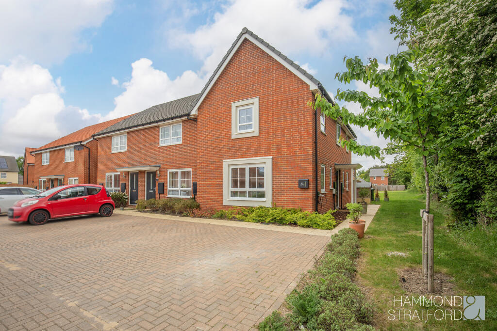 3 bedroom end of terrace house for sale in Haldane Drive, Cringleford, NR4