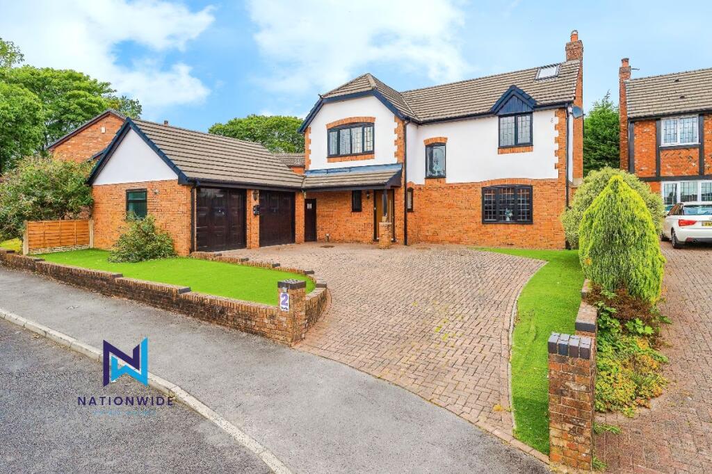 5 bedroom detached house for sale in Chatsworth Court, Heath Charnock ...