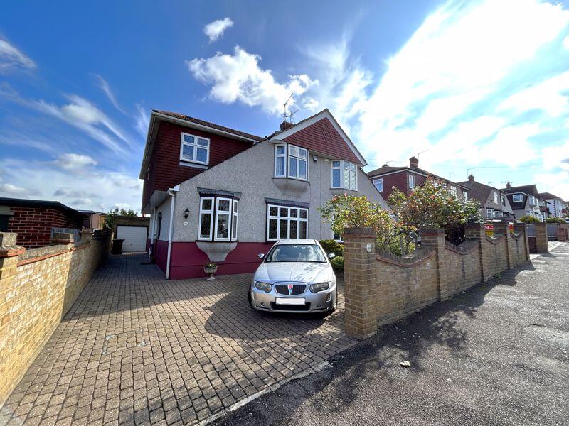 4 bedroom semi-detached house for sale in Stanham Road, Dartford, DA1