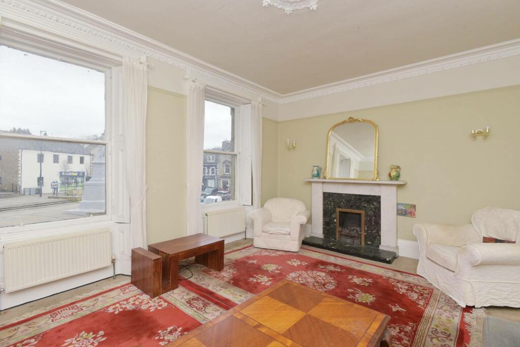 5 bedroom town house for sale in 14 Market Place, Selkirk, TD7 4BT, TD7