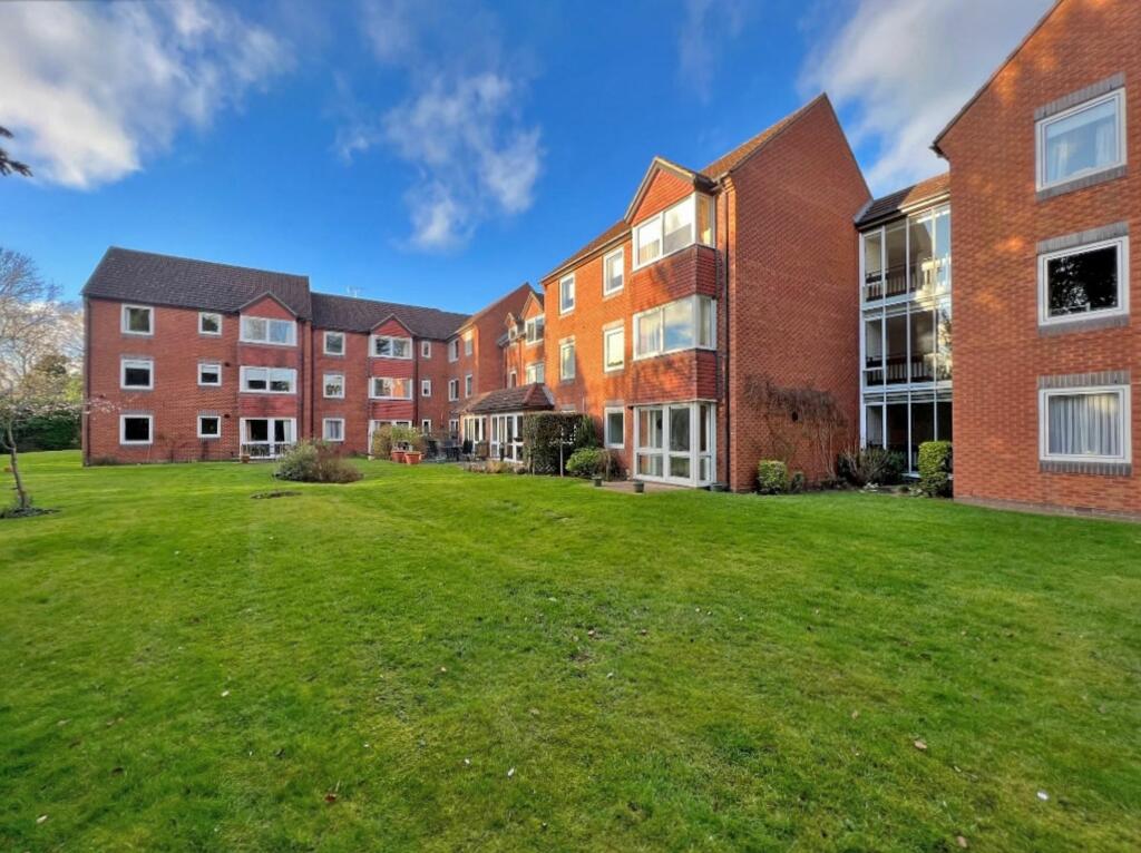 1 bedroom flat for sale in Beechwood Court, Corfton Drive, TETTENHALL, WV6