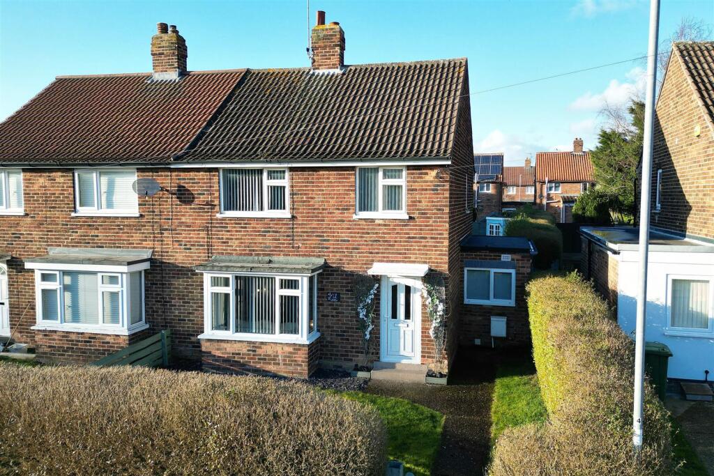 3 bedroom semi-detached house for sale in Humber Crescent, Brough, HU15