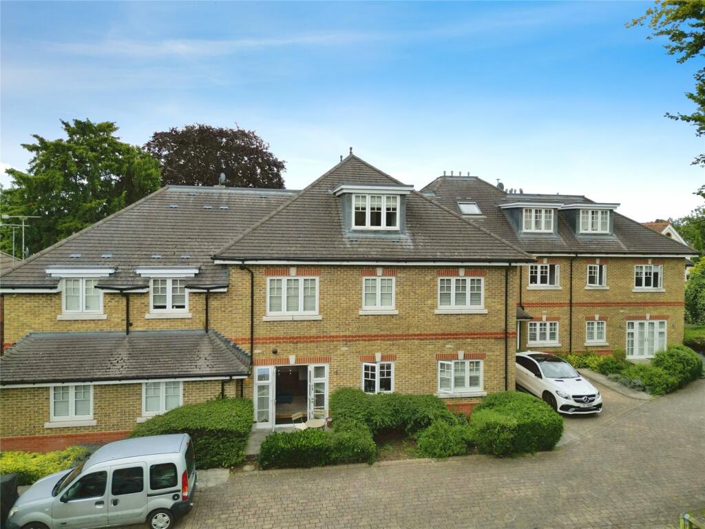 2 bedroom apartment for sale in Cookham Road, Maidenhead, Berkshire, SL6