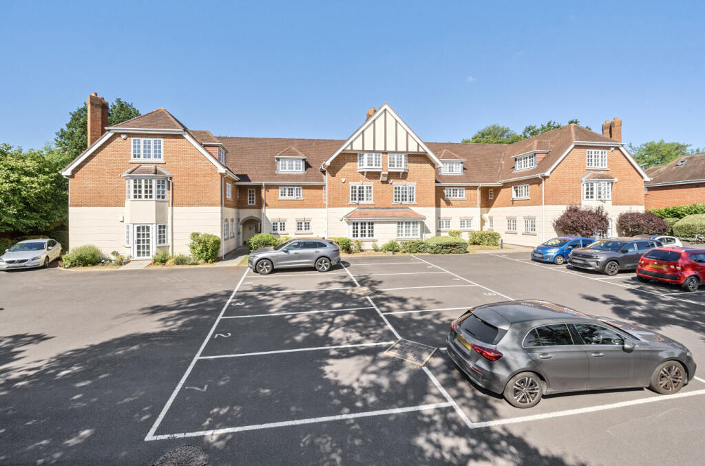 3 bedroom apartment for sale in Courtney Place, Terrace Road South ...