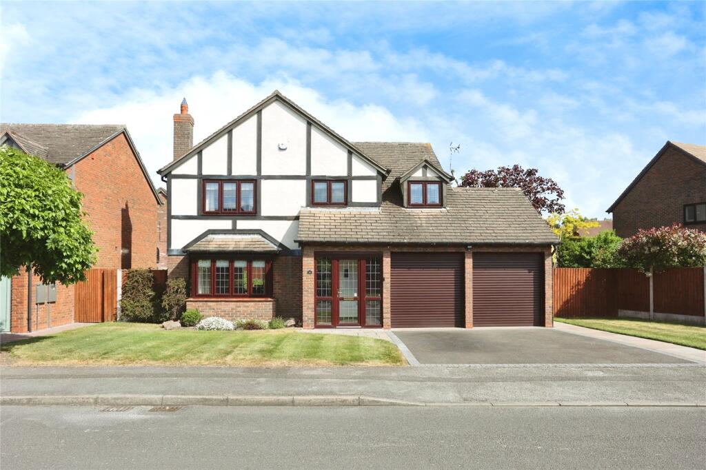 4 bedroom detached house for sale in Kirkstone Drive, Gamston ...