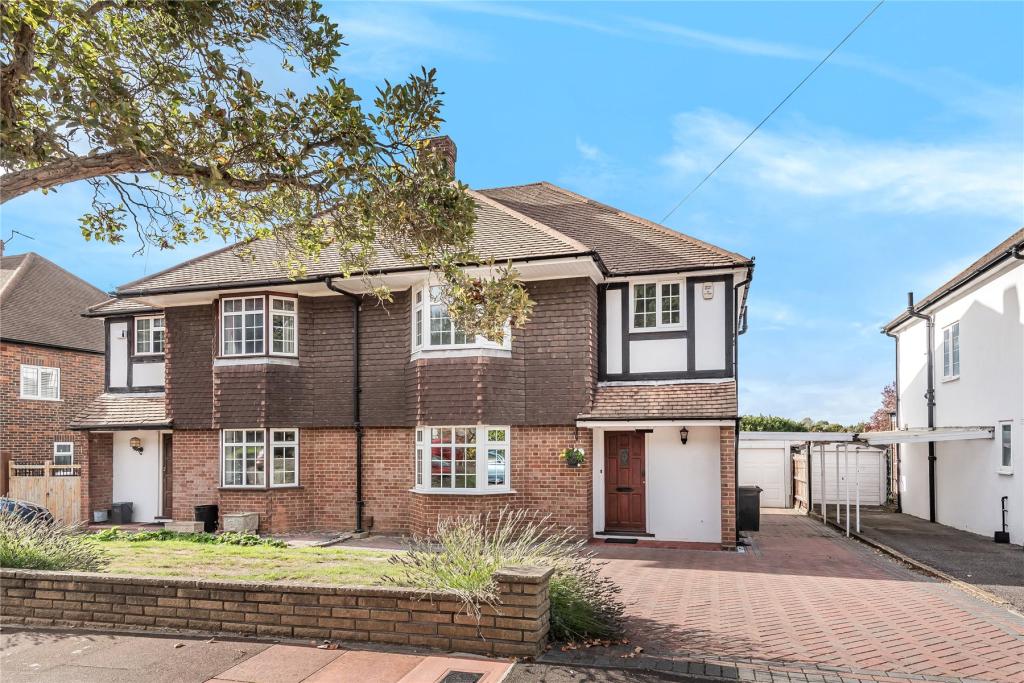 3 Bedroom House For Sale In Abbotsbury Road Bromley Br2
