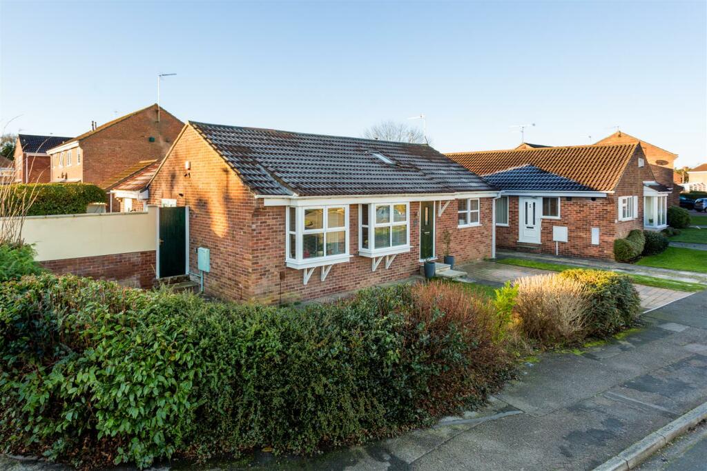 2 bedroom bungalow for sale in Lancaster Way, Rawcliffe, YO30