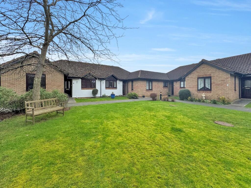 2 bedroom terraced bungalow for sale in Meridian Court, Ashford TN23