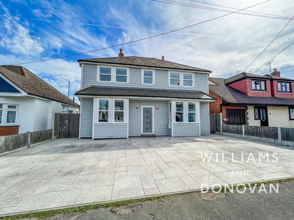 5 bedroom detached house for sale in York Road, Ashingdon, SS4