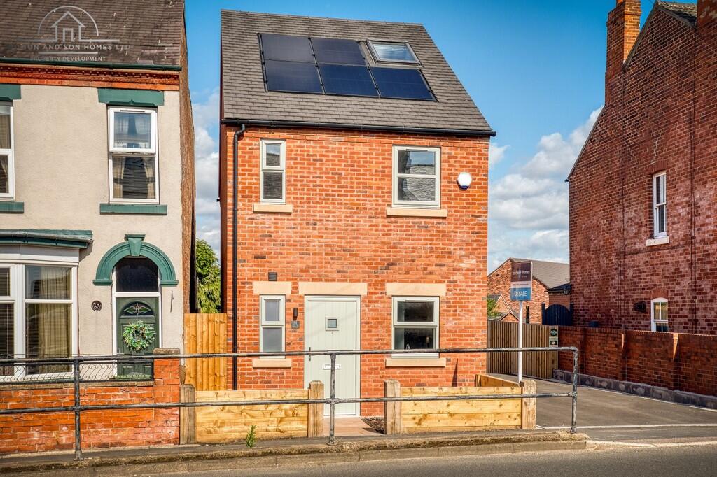 3 bedroom detached house for sale in Derby Road, Swanwick, DE55