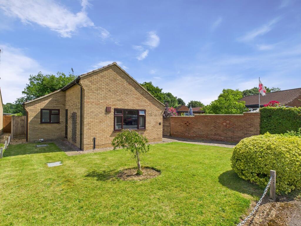 2 bedroom detached bungalow for sale in Brothercross Way, Downham ...