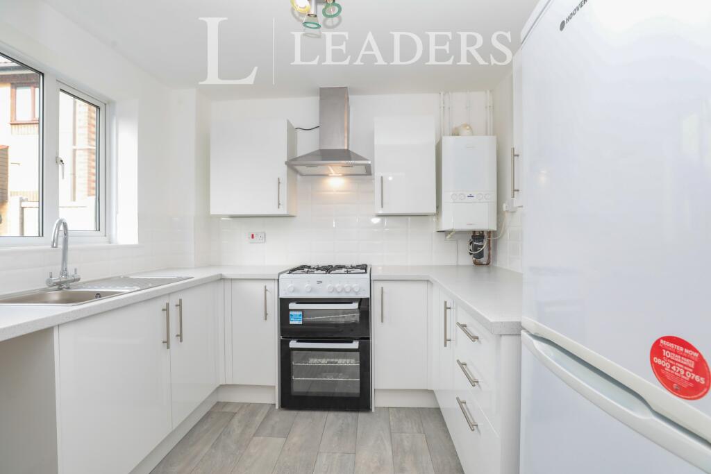 2 bedroom end of terrace house for rent in Corby Crescent, Portsmouth PO3