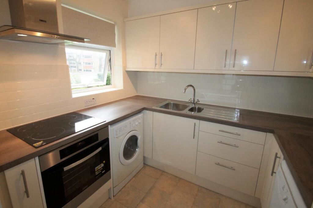 1 bedroom apartment for rent in Laurel Manor, Sutton, SM2