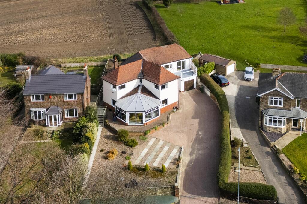 4 bedroom detached house for sale in West Lane, Sharlston Common ...