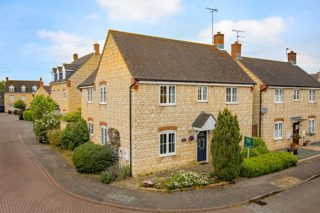 4 bedroom detached house for sale in Church View, Weldon ...