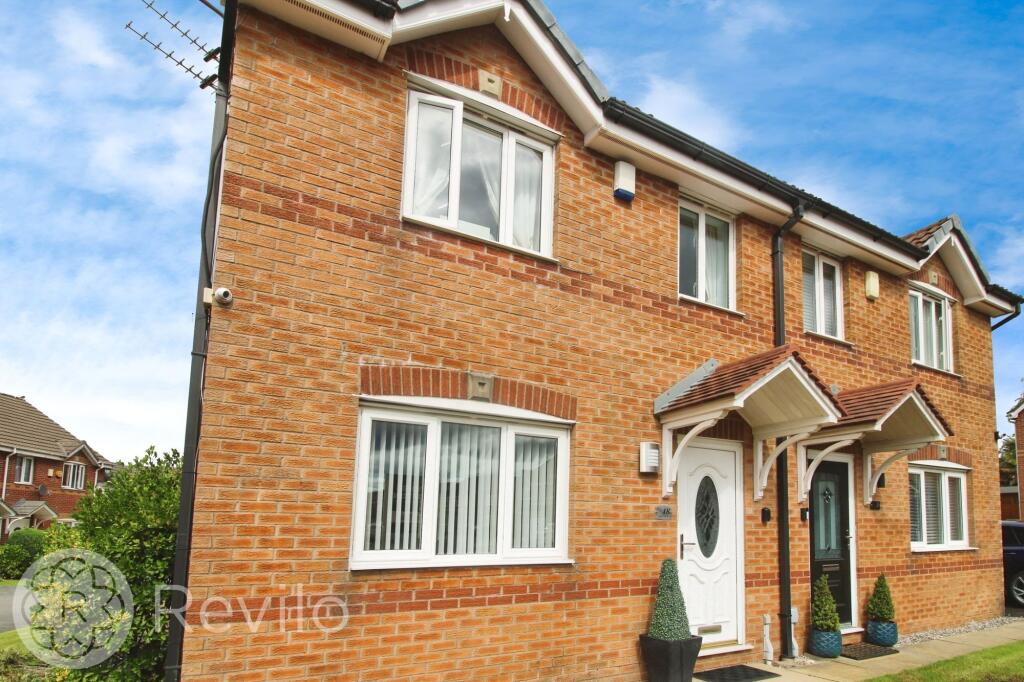 3 bedroom semi-detached house for sale in Luzley Brook Road, Royton, OL2
