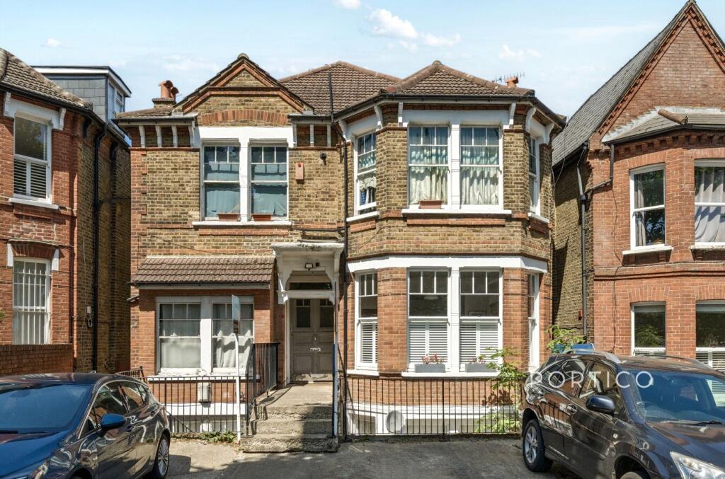 1 bedroom maisonette for sale in Palace Road, London, SW2