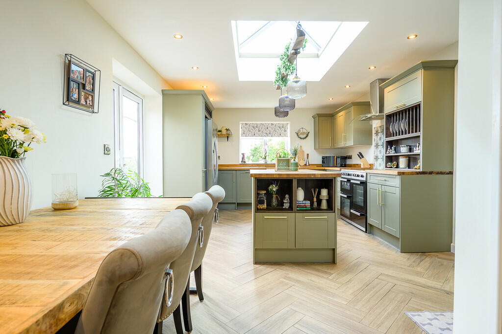 3 bedroom detached bungalow for sale in Ross-on-Wye, HR9