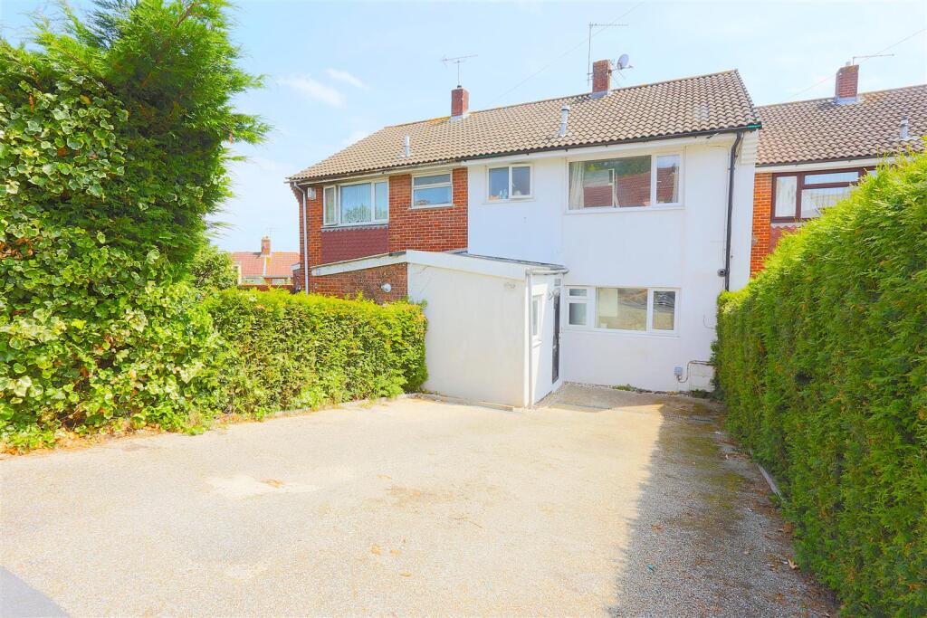 3 bedroom house for sale in Barrow Hill Crescent, Shirehampton, Bristol, BS11