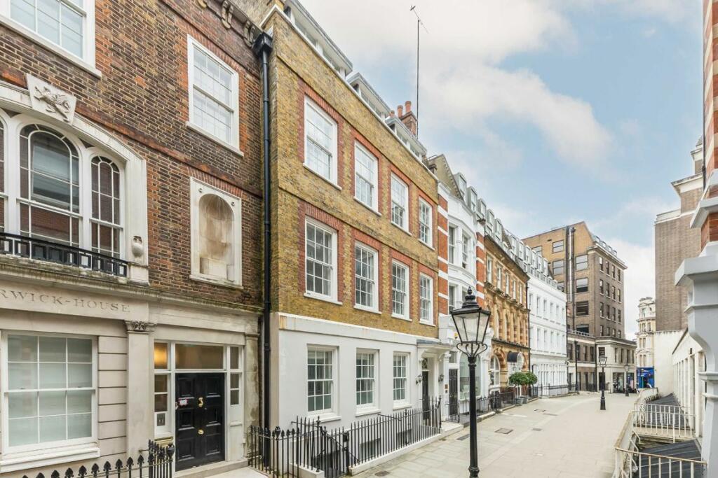 2 bedroom flat for sale in Warwick Court, Holborn, WC1R