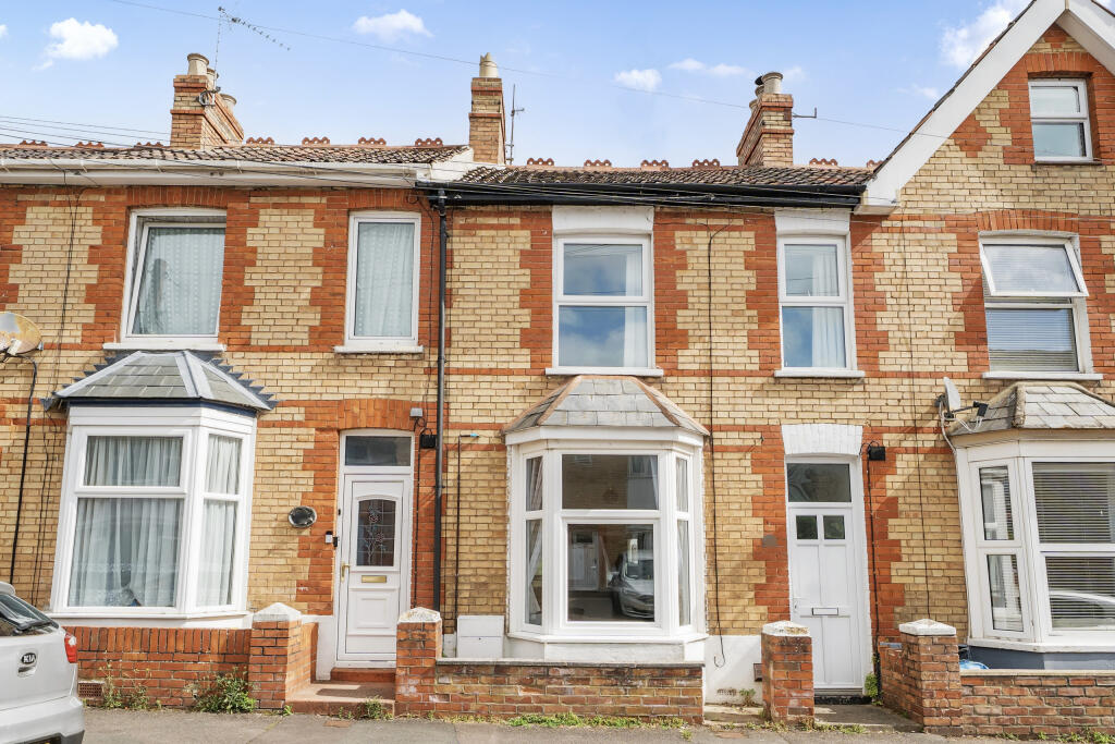 3 bedroom terraced house for sale in George Street, Taunton, TA2