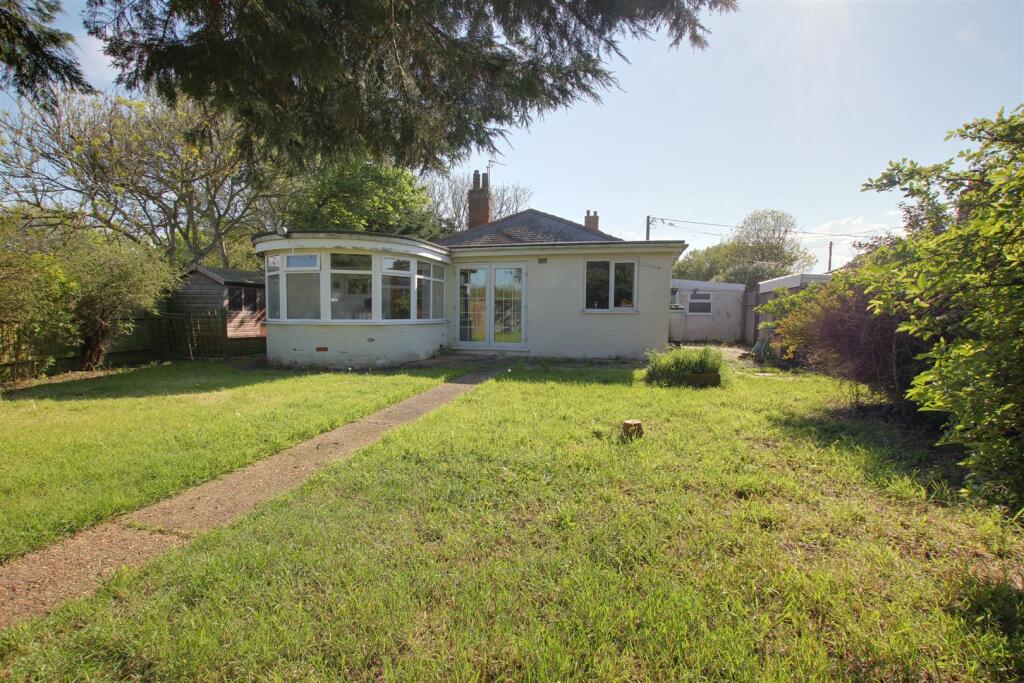 4 bedroom detached bungalow for sale in St. Peters Lane, Trusthorpe, LN12