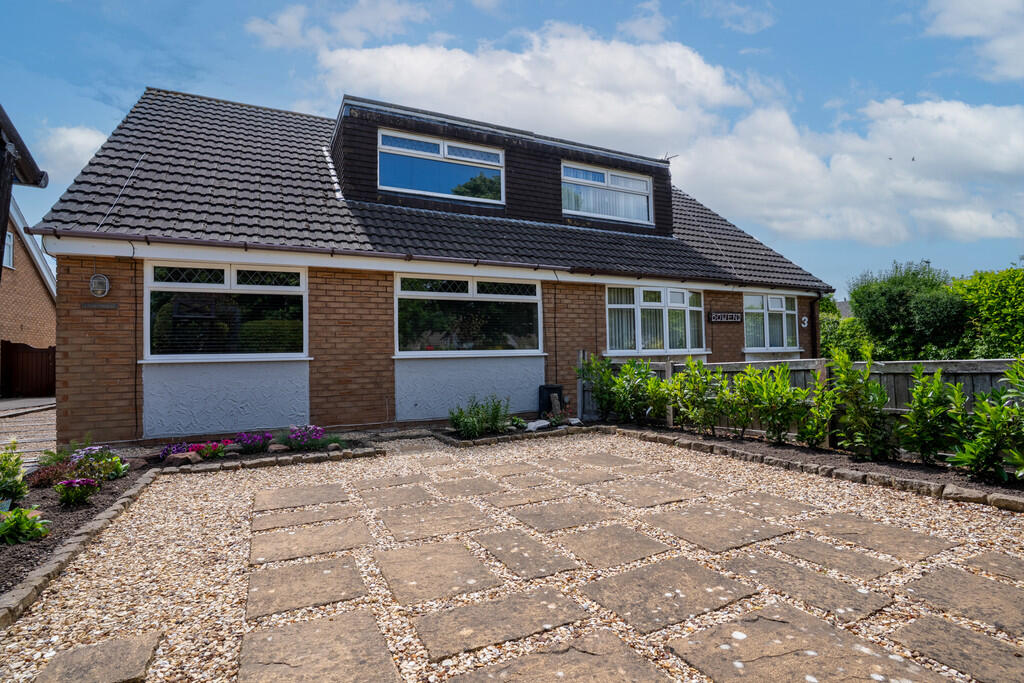 3 bedroom semi-detached house for sale in Larchfields, Saughall ...