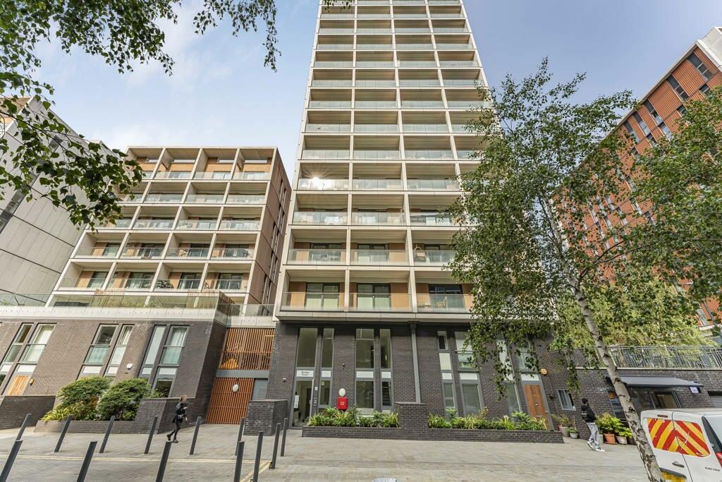 1 bedroom apartment for sale in Dalston Square, London, E8