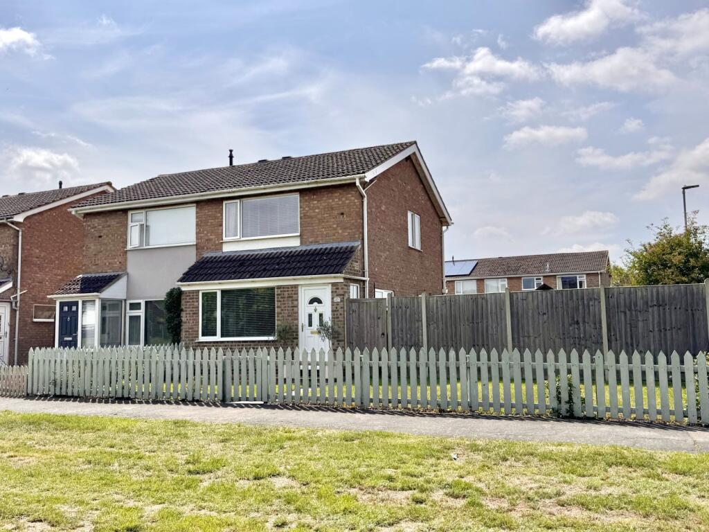 2 bedroom semi-detached house for sale in Edendale Road, Melton Mowbray ...