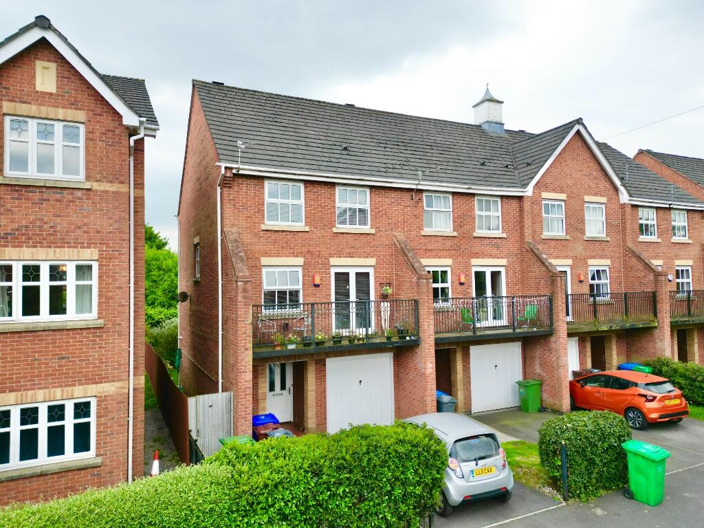 4 bedroom end of terrace house for sale in Holden Avenue, Manchester ...