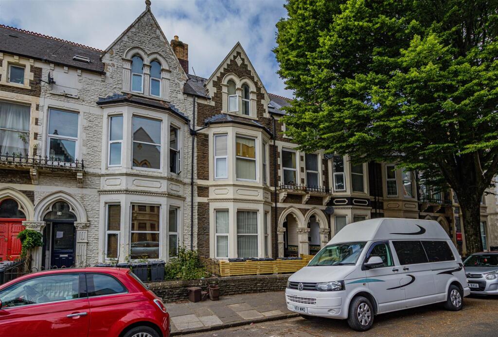 Studio flat for rent in Connaught Road, Roath, Cardiff, CF24
