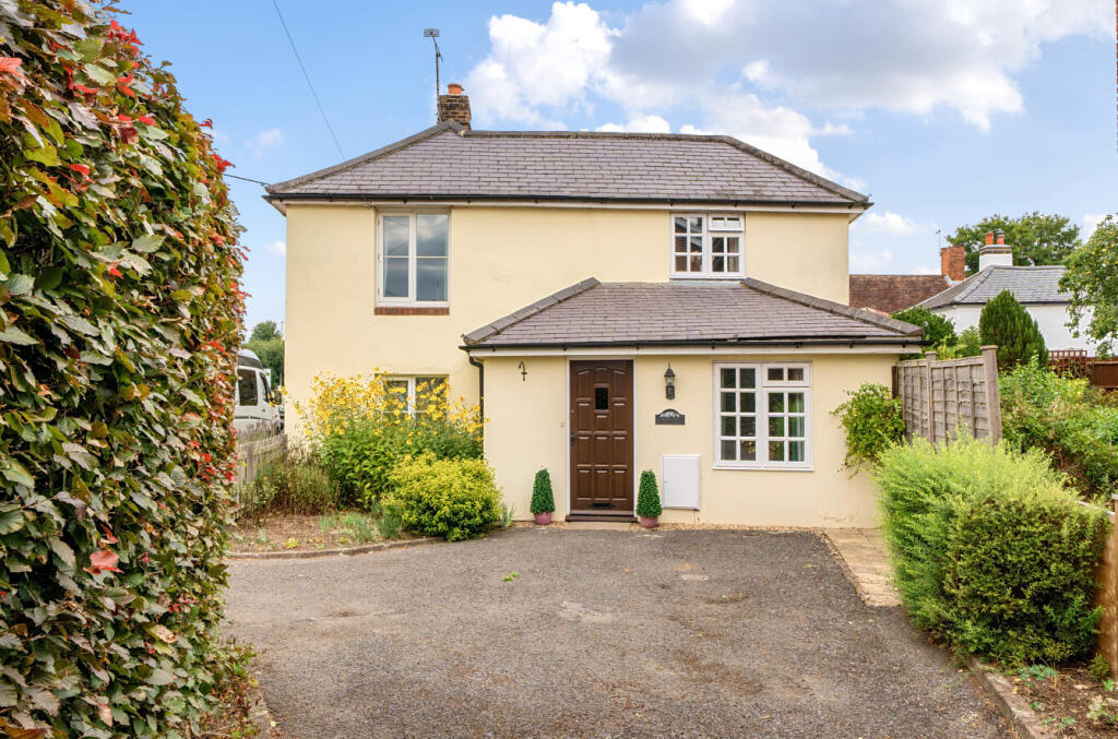 3 bedroom house for sale in Oxford Road, Sutton Scotney, Winchester ...