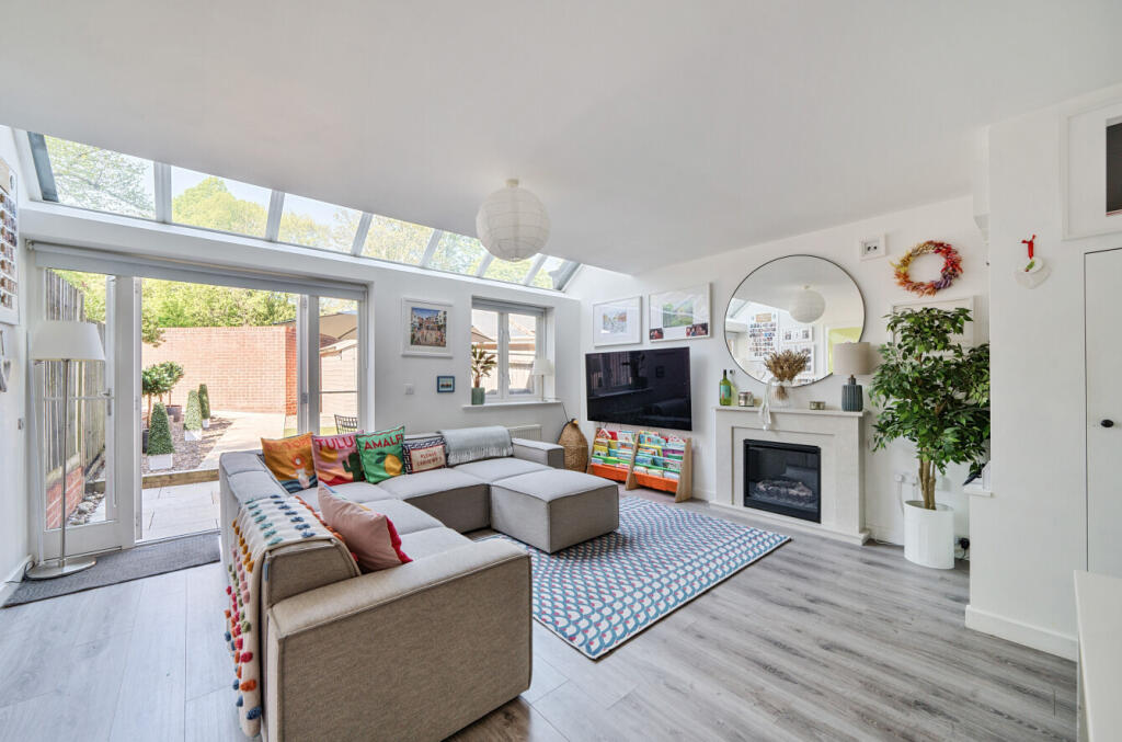 3 bedroom terraced house for sale in Winton Court, Winton Close ...