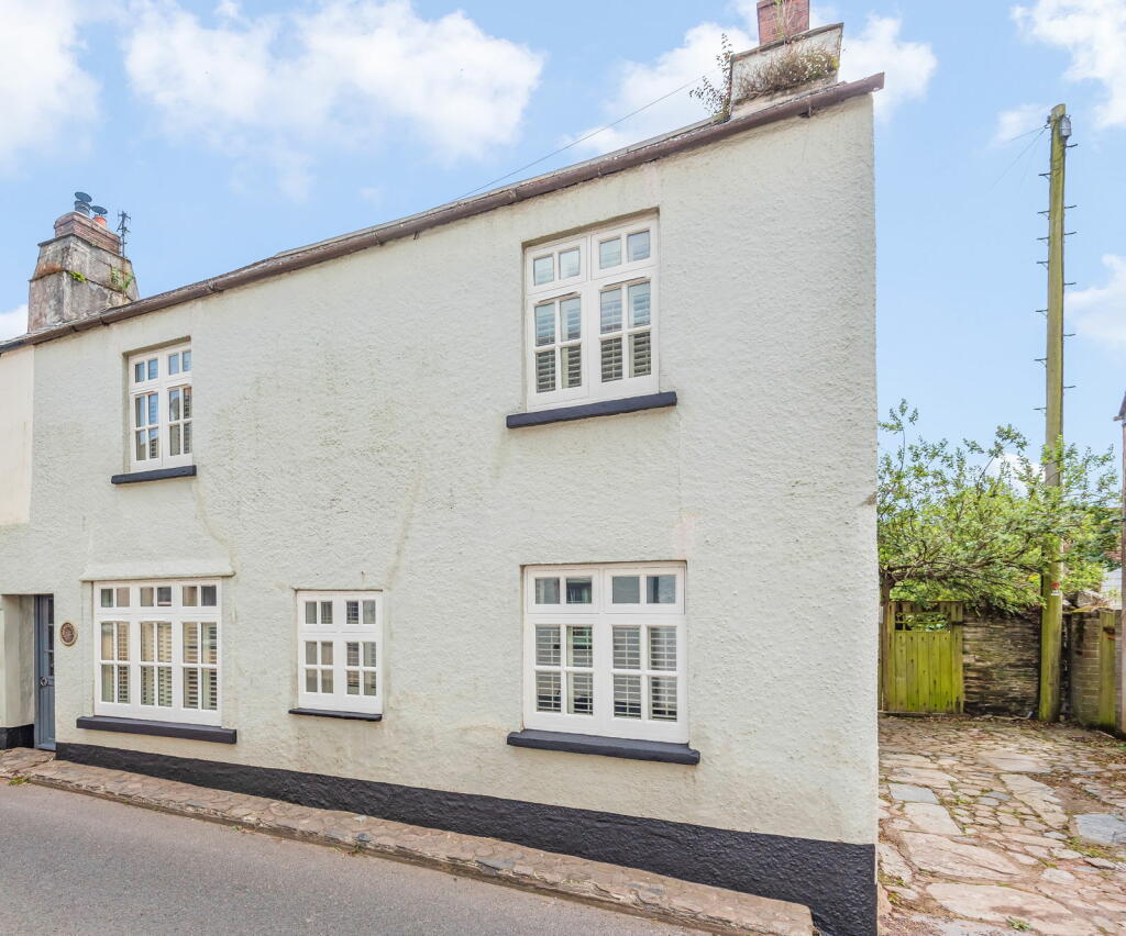 5 bedroom cottage for sale in Chillington, TQ7