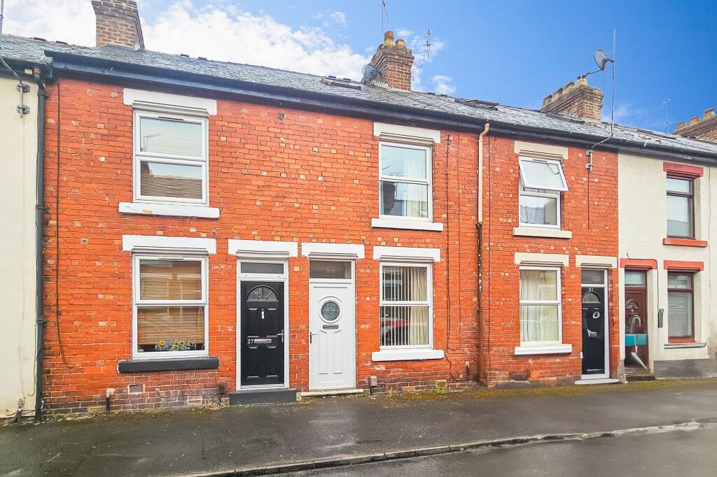 2 bedroom terraced house for sale in Avenue Grove, Harrogate, HG2