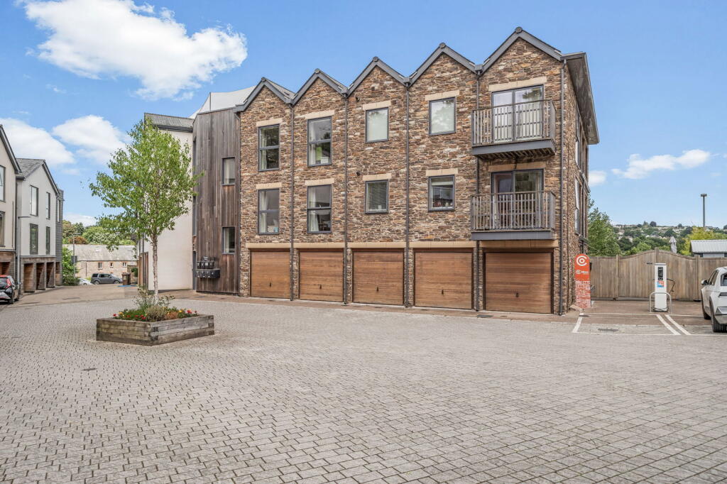 2 bedroom flat for sale in Baltic Way, Totnes, TQ9 5WW, TQ9