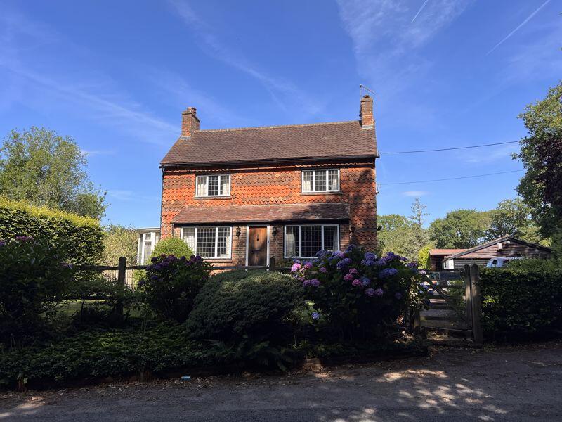 3 bedroom detached house for sale in Ifield Wood, Crawley, RH11