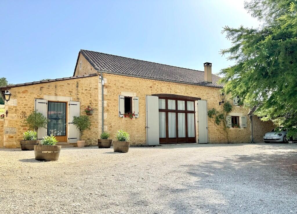 8 bedroom barn conversion for sale in Beaumont-du-Périgord, Dordogne ...