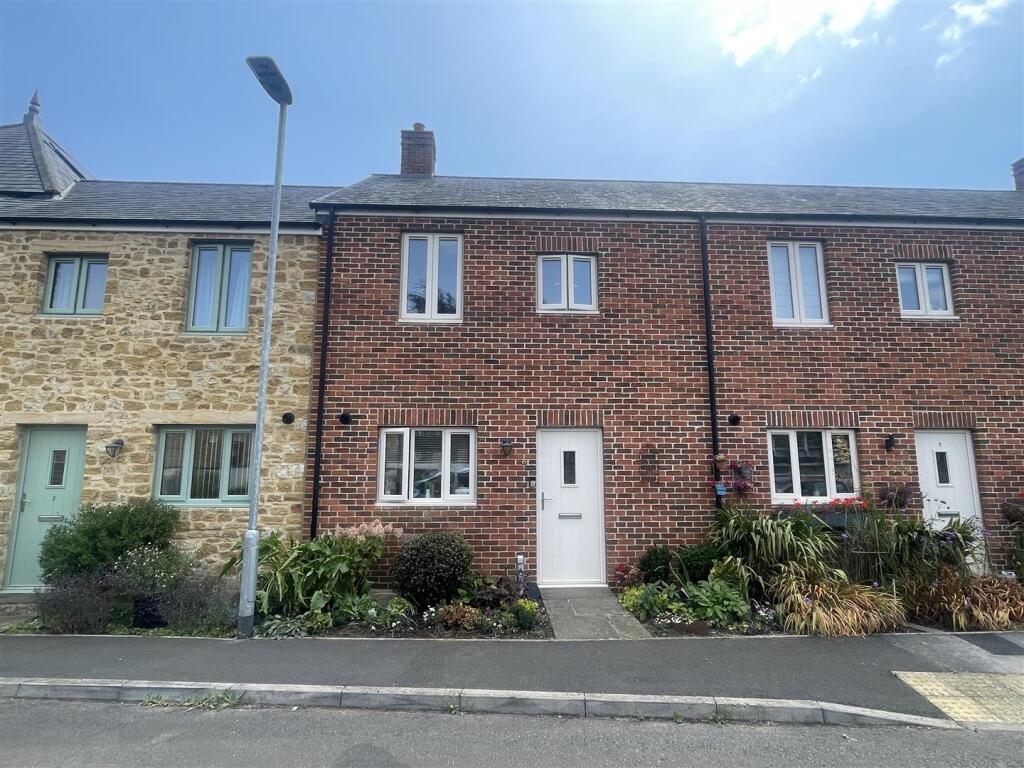 2 bedroom house for sale in Orchard Drive, Merriott- OFFERS INVITED, TA16