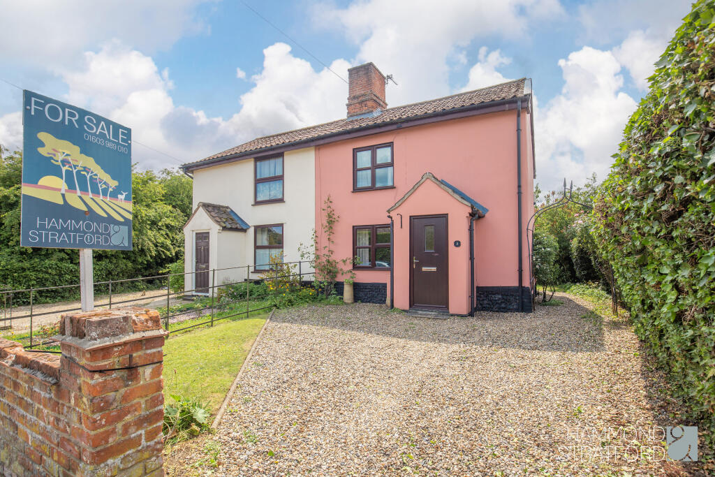 2 bedroom semi-detached house for sale in Back Lane, Hethersett, NR9