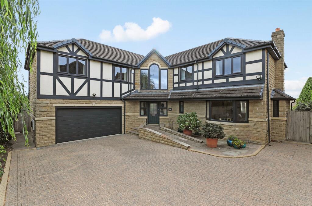5 bedroom detached house for sale in Applehaigh Lane, Notton, Wakefield ...