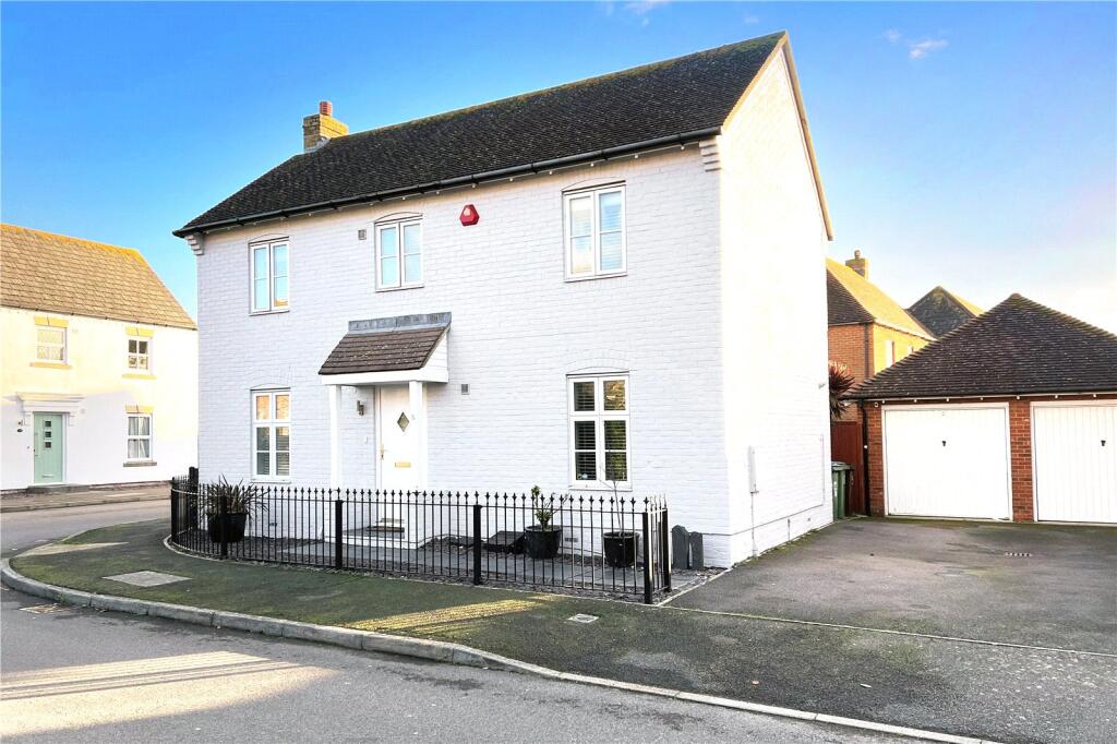 3 bedroom detached house for sale in Lucksfield Way, Bramley Green ...